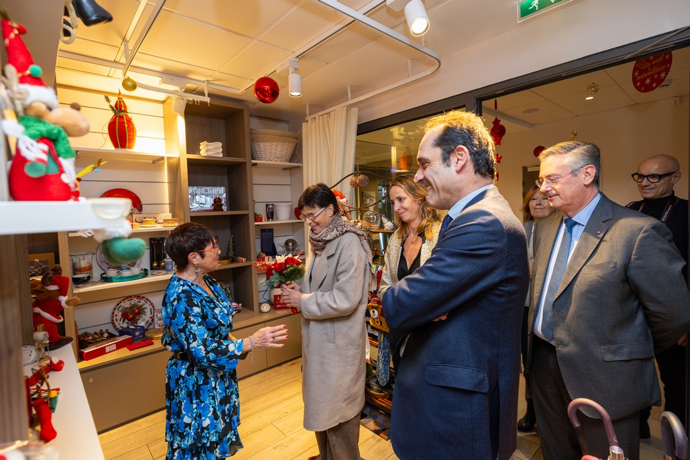 La Princesse Stéphanie au Cap Fleuri pour Noël - Croix-Rouge monégasque