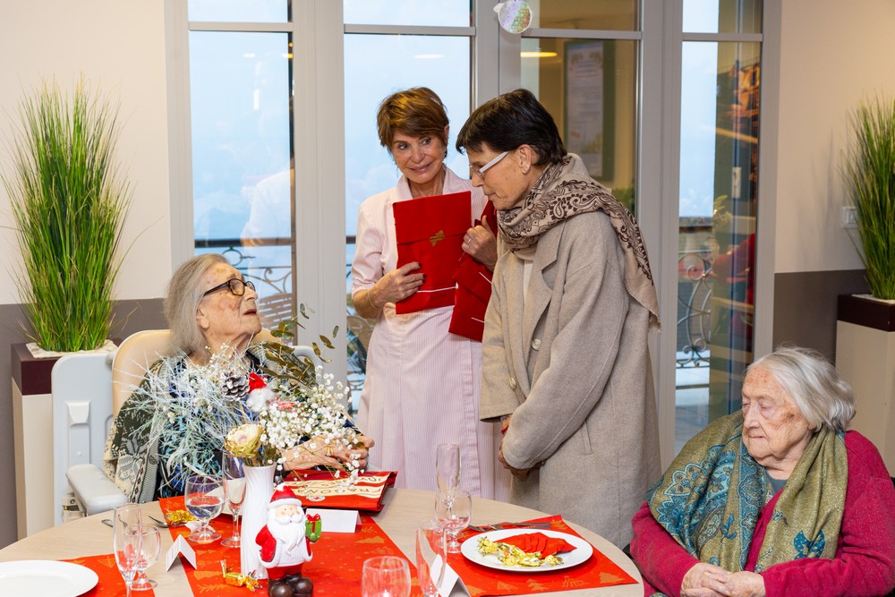 La Princesse Stéphanie au Cap Fleuri pour Noël - Croix-Rouge monégasque